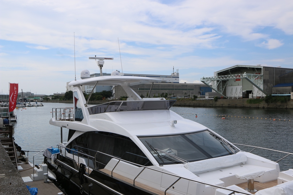New AZIMUT 60 Flybridge | SEA BREEZE