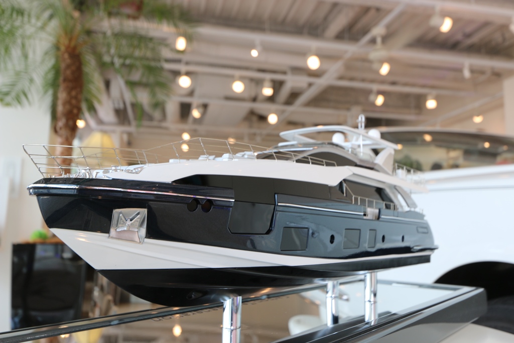 Azimut Grande 27 METRI | トピックス | SEA BREEZE